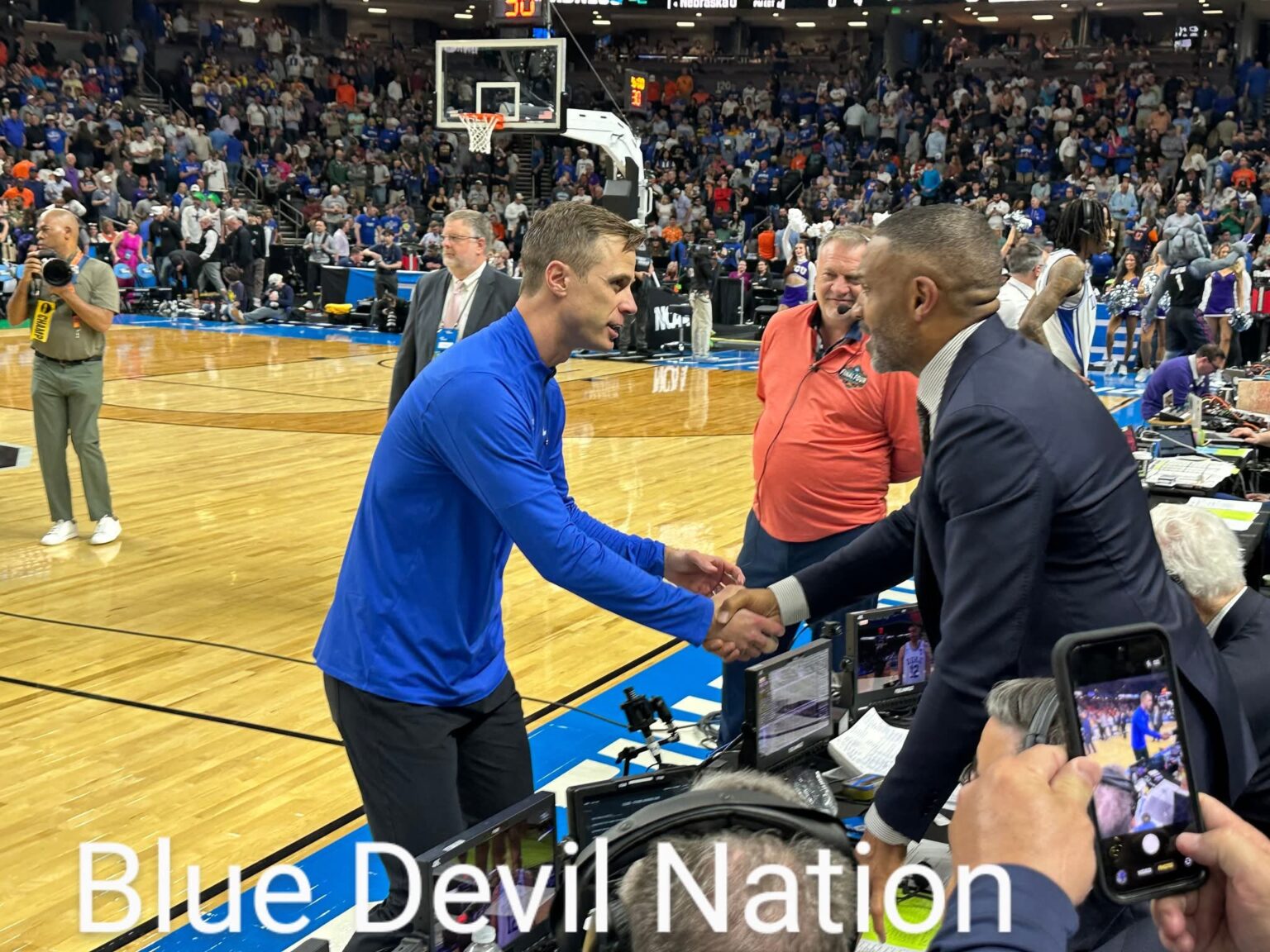 When Legends Connect: Jon Scheyer and Grant Hill Share a Moment That ...